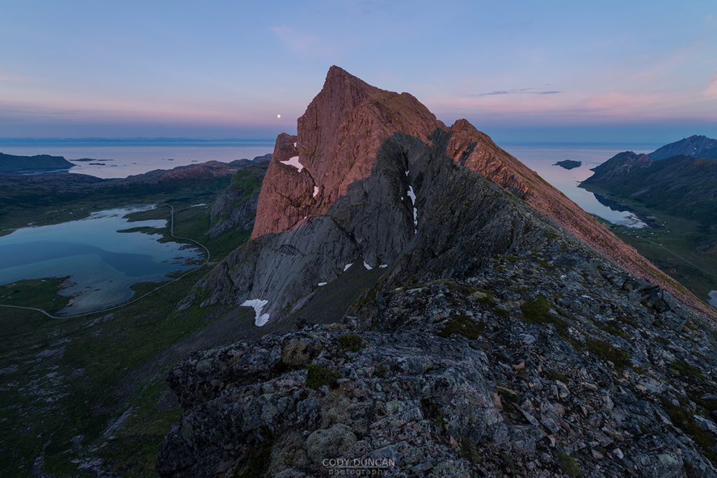 Håen 438m | Værøy Mountain Hiking Guide | 68 North