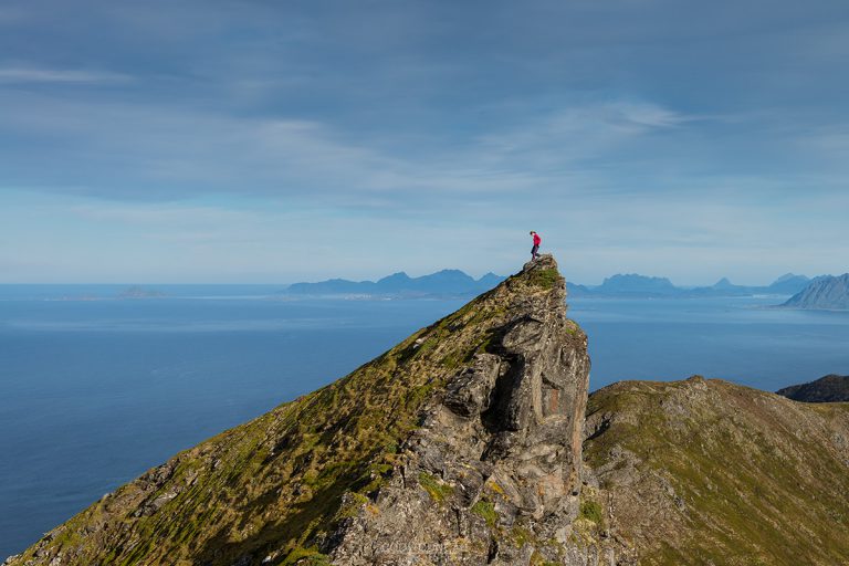 Håen 438m | Værøy Mountain Hiking Guide | 68 North